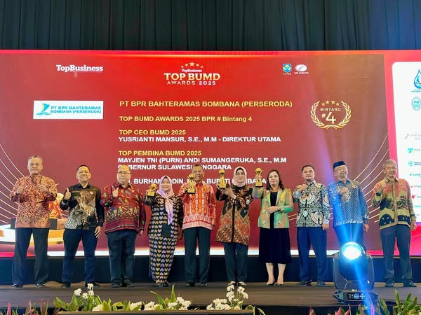 Bupati Bombana Raih Penghargaan Top Pembina BUMD 2025 - Corong Demokrasi Nusantara